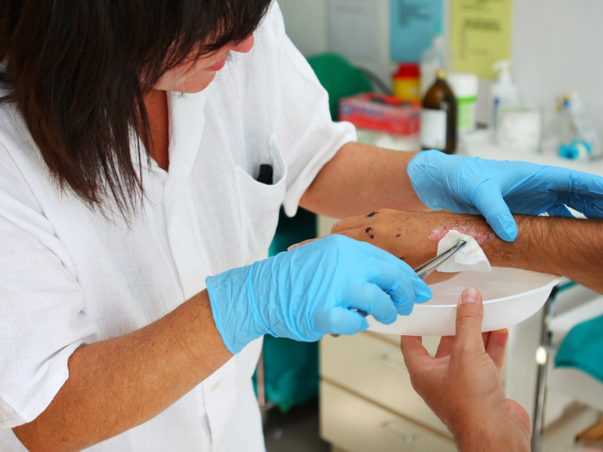 Wound Healing 101: What Slows It Down and How Expert Care Helps ...